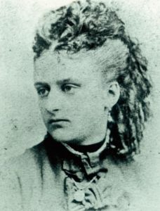 霊人ケイティを召喚！ フローレンス・クック／世界の霊媒師｜webムー 世界の謎と不思議のニュース＆考察コラム